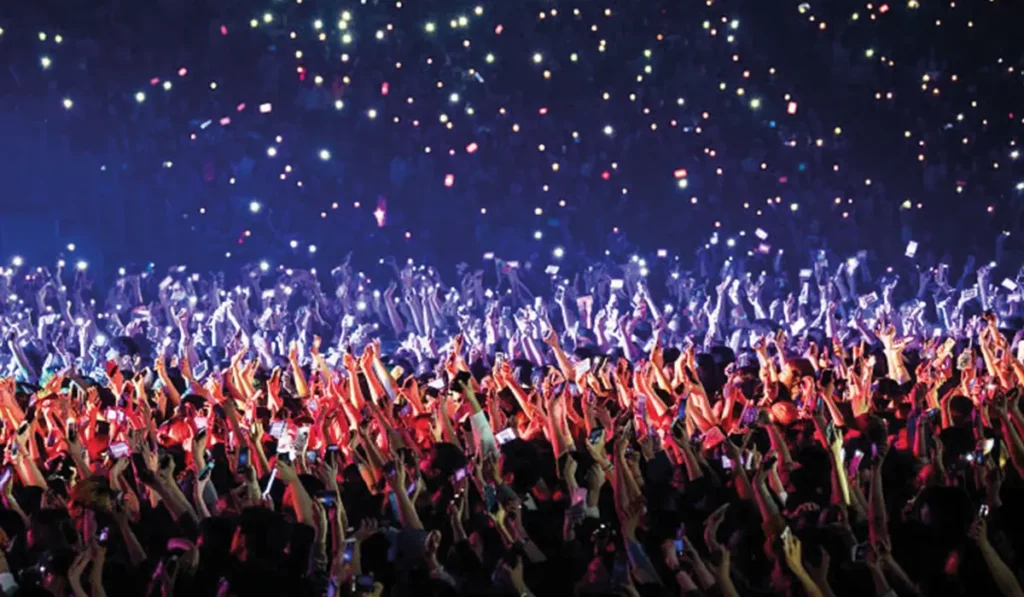 Unveiling the Passionate World of K-pop Fandoms: The Heartbeat of K-pop ...